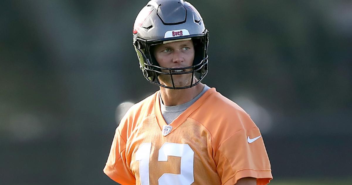 Tom Brady répond à la théorie Reddit selon laquelle son absence du camp ...