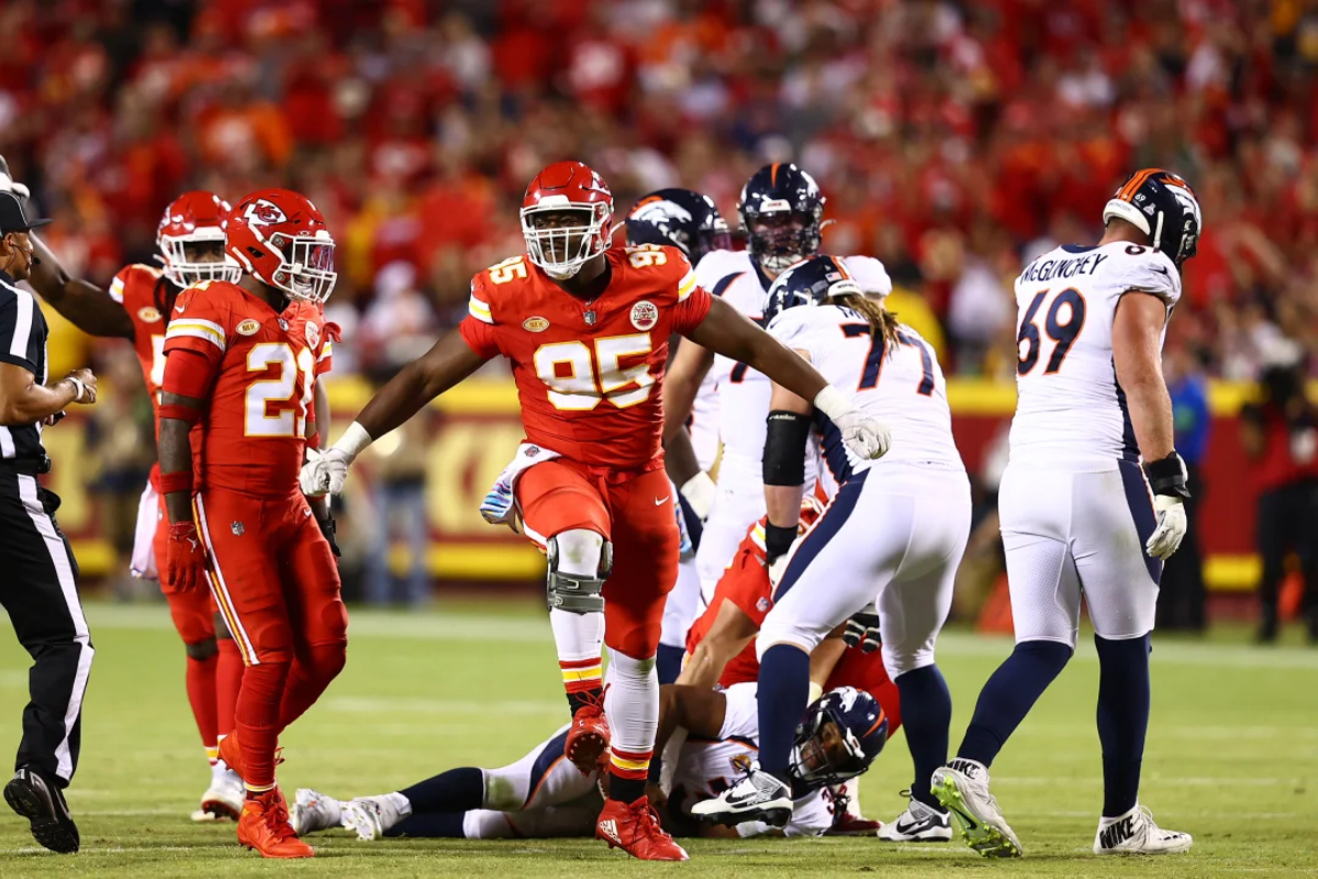 Denver Broncos Lose to Kansas City Chiefs 19-8 Despite Russell Wilson ...