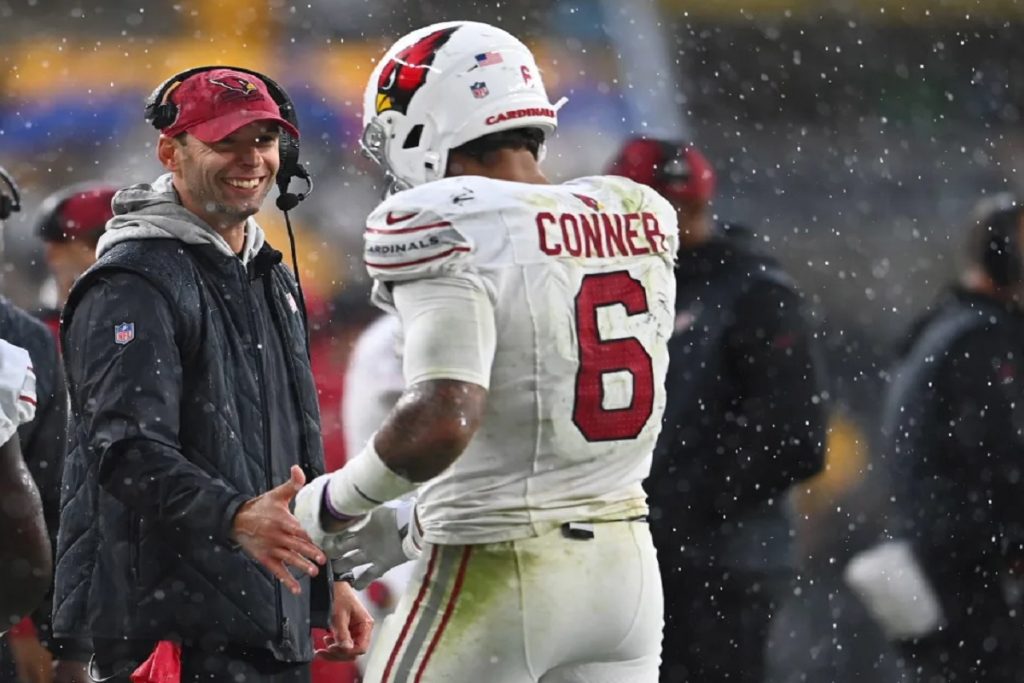 James Conner Leads Steelers to 24-10 Victory Over Cardinals - Paris ...